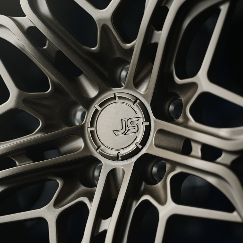 Actual photo of wheel hub cover installation - JSFORGED WHEELS